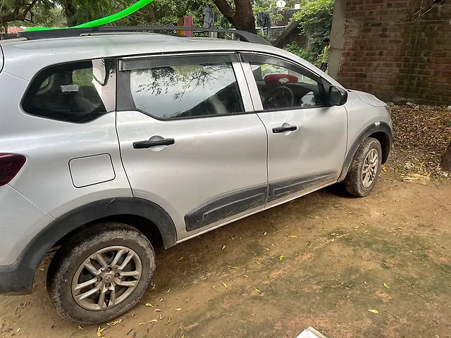Second Hand 2021 Renault Triber RXL for sale at Rs. 4,80,000 in Mahisagar.