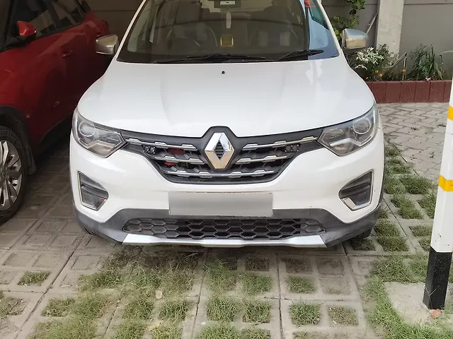 Second Hand 2020 Renault Triber RXZ for sale at Rs. 5,50,000 in Kolkata.