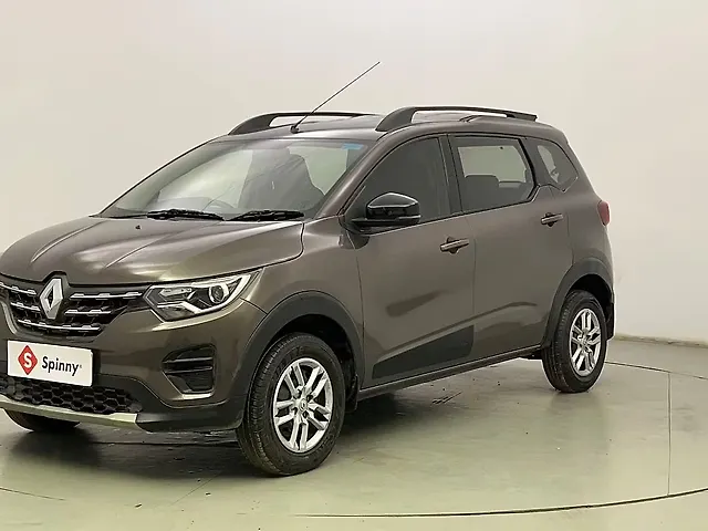 Second Hand 2022 Renault Triber RXT for sale at Rs. 6,03,000 in Kolkata.