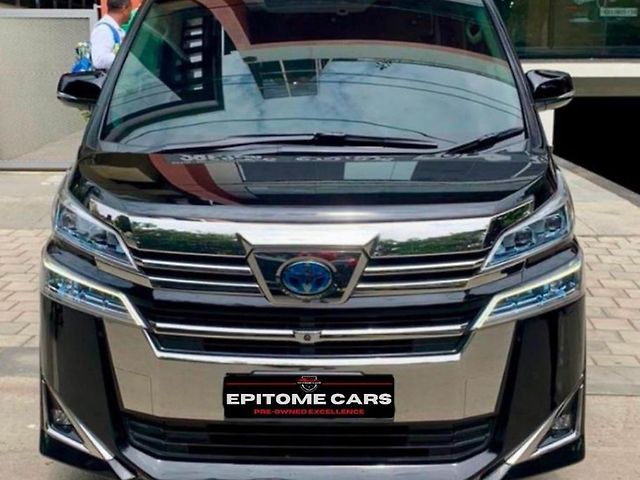Second Hand 2020 Toyota Vellfire Hybrid for sale at Rs. 77,00,000 in ...