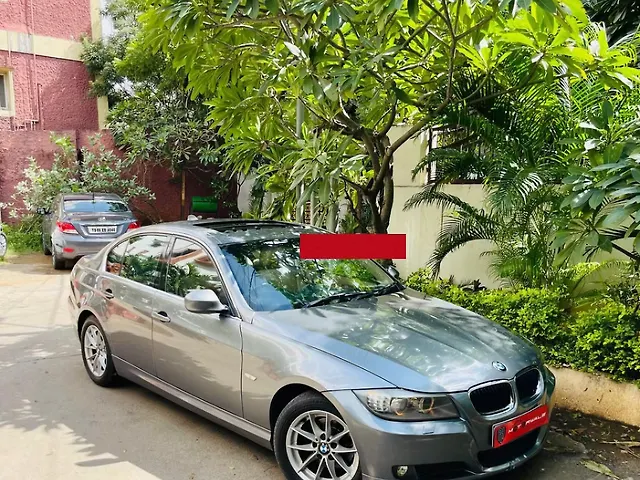 Second Hand 2010 BMW 3 Series 320i for sale at Rs. 5,80,000 in Hyderabad.