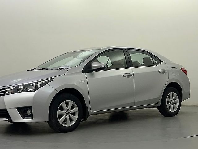 Second Hand 2015 Toyota Corolla Altis G Petrol for sale at Rs. 6,45,000 ...