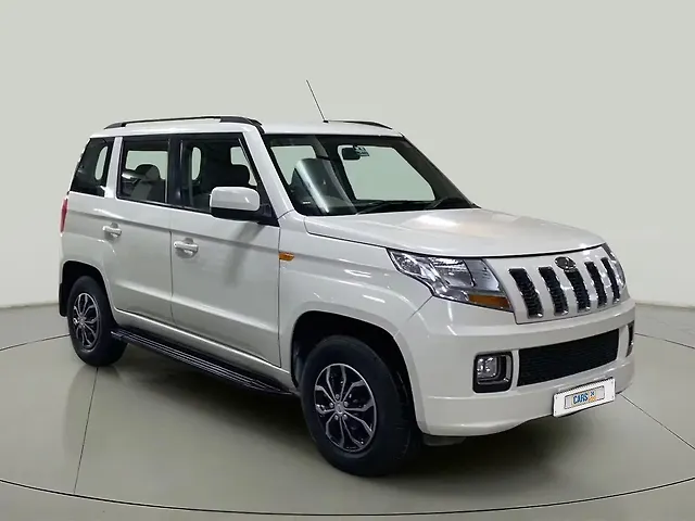 Second Hand 2016 Mahindra TUV300 T8 for sale at Rs. 5,42,000 in Vadodara.