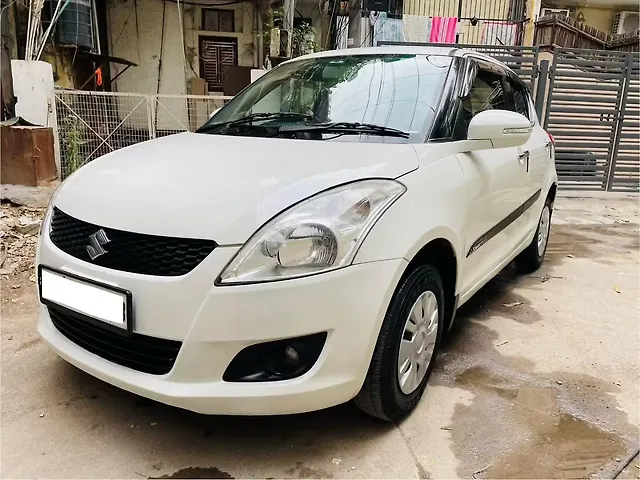 Second Hand 2015 Maruti Suzuki Swift VXi for sale at Rs. 3,35,000 in Delhi.