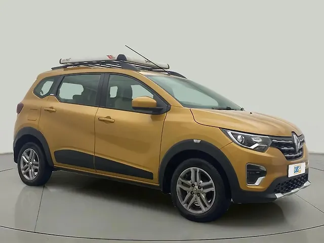 Second Hand 2021 Renault Triber RXZ for sale at Rs. 6,00,200 in Bangalore.