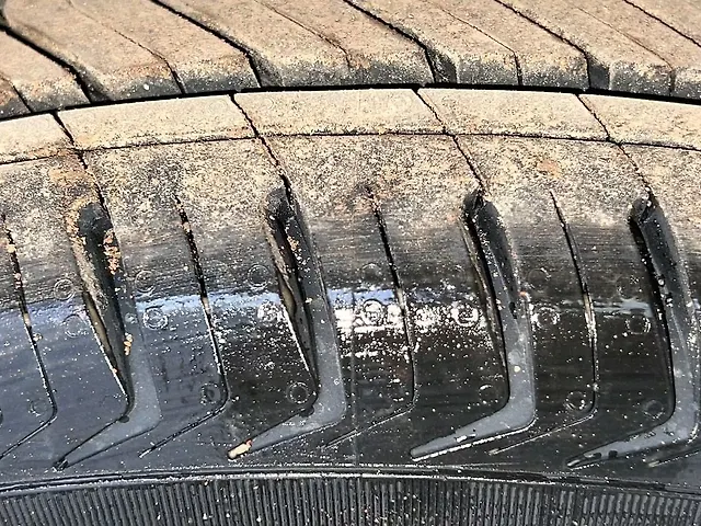 Second Hand 2016 Volkswagen Ameo Highline1.2L (P) for sale at Rs. 3,44,000 in Kolkata.