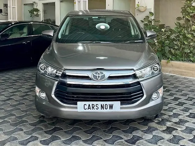 1300 Second Hand Toyota Innova Crysta in India, Used Toyota Innova ...