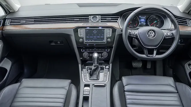 Volkswagen Passat - Interior | 38 Volkswagen Passat Images