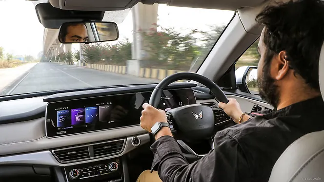 Mahindra XUV700 - DashBoard | Mahindra XUV700 Images