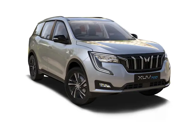 Discontinued Mahindra Old Generation XUV700 2021 AX 5 Diesel MT 7 STR ...