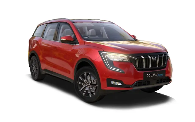 Discontinued Mahindra Old Generation XUV700 2021 AX 7 Diesel MT 7 STR ...