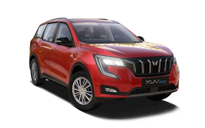 Discontinued Mahindra Old Generation XUV700 2021 AX 3 Petrol AT 5 STR ...